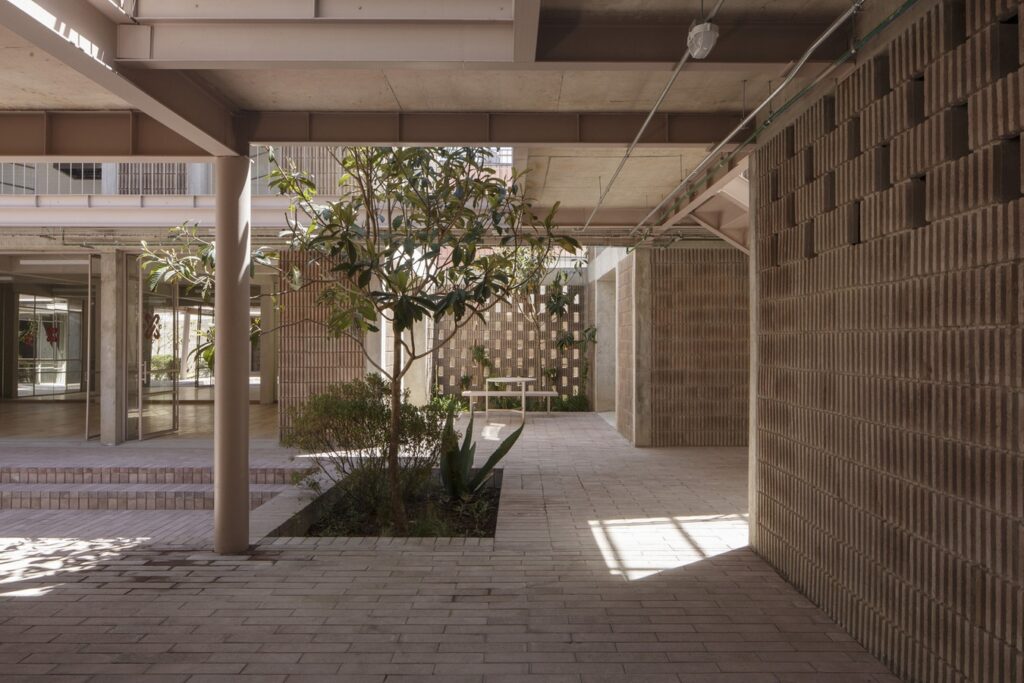 Empowering Communities: PILARES Cultural Center in Mexico City ...