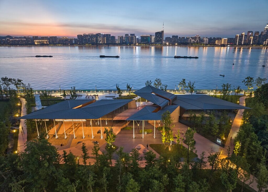 Redesigning Public Space: The Fengyuan Station - Embassy of Architecture